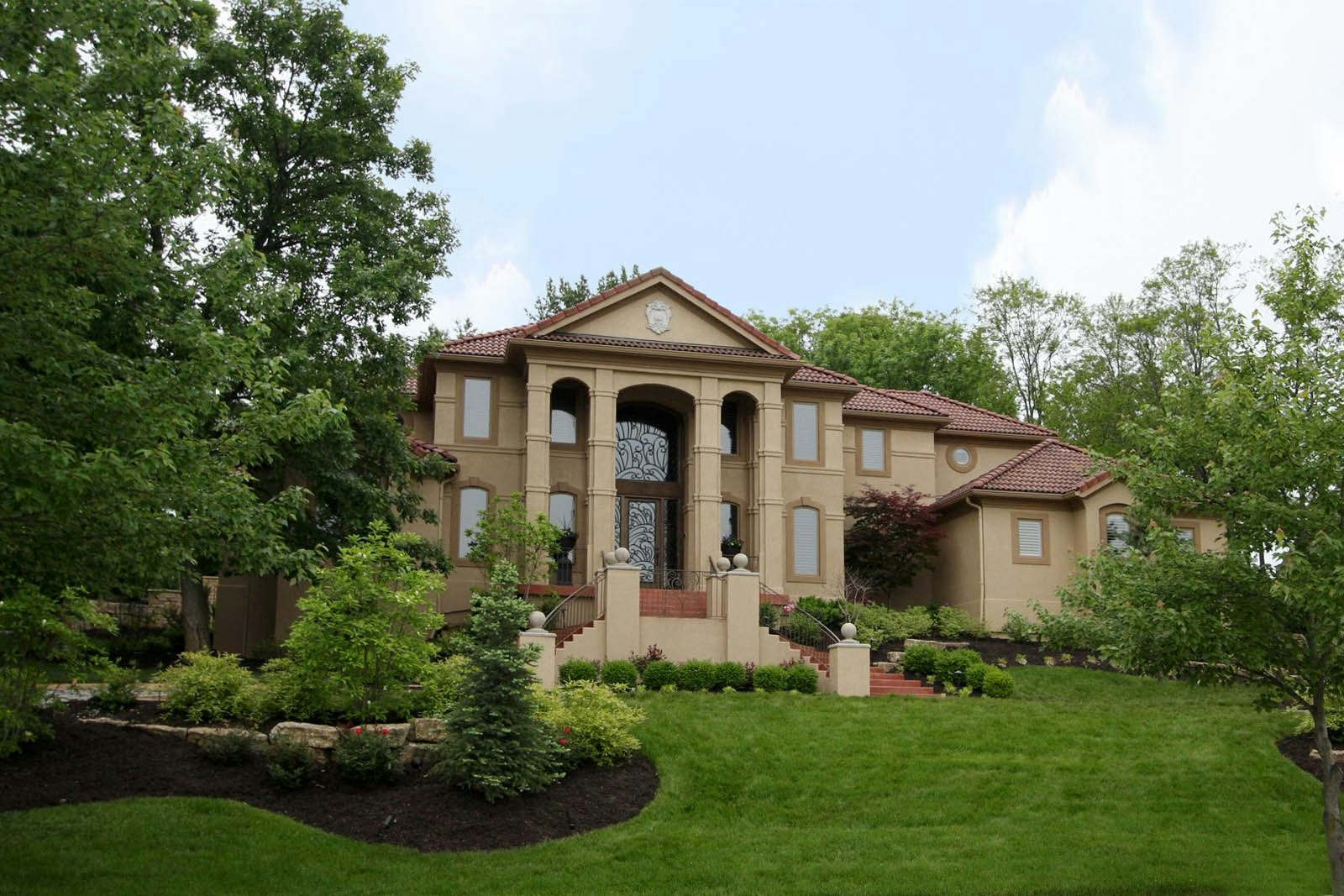 11413 Canterbury Cr, Leawood, KS 66211, Presented by SUZY GOLDSTEIN ...