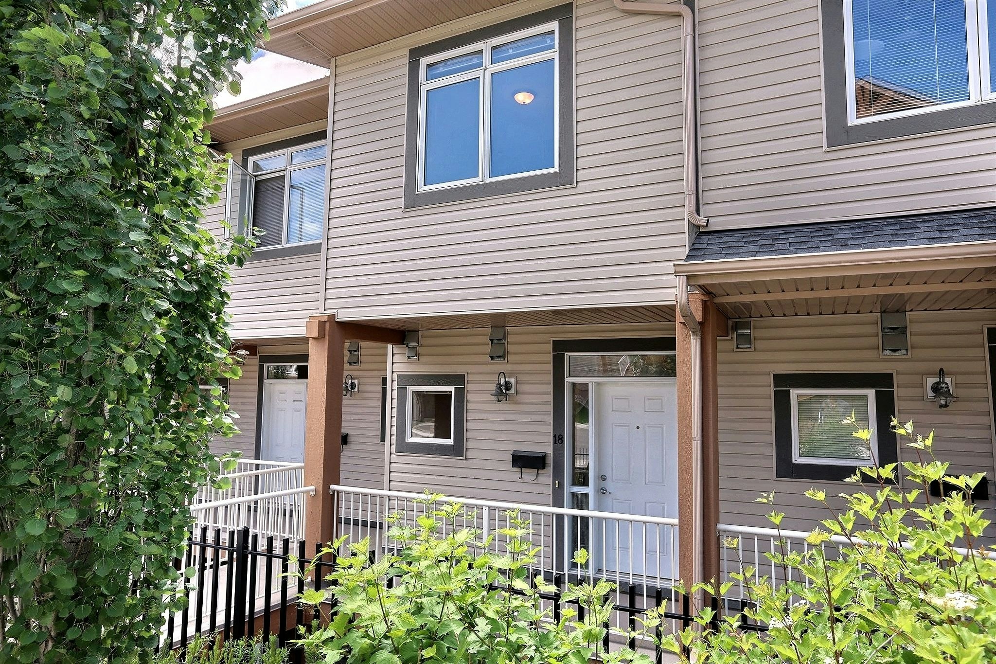 18 153 Rockyledge View, Calgary, AB T3G 5Y5, Presented by The McKelvie ...