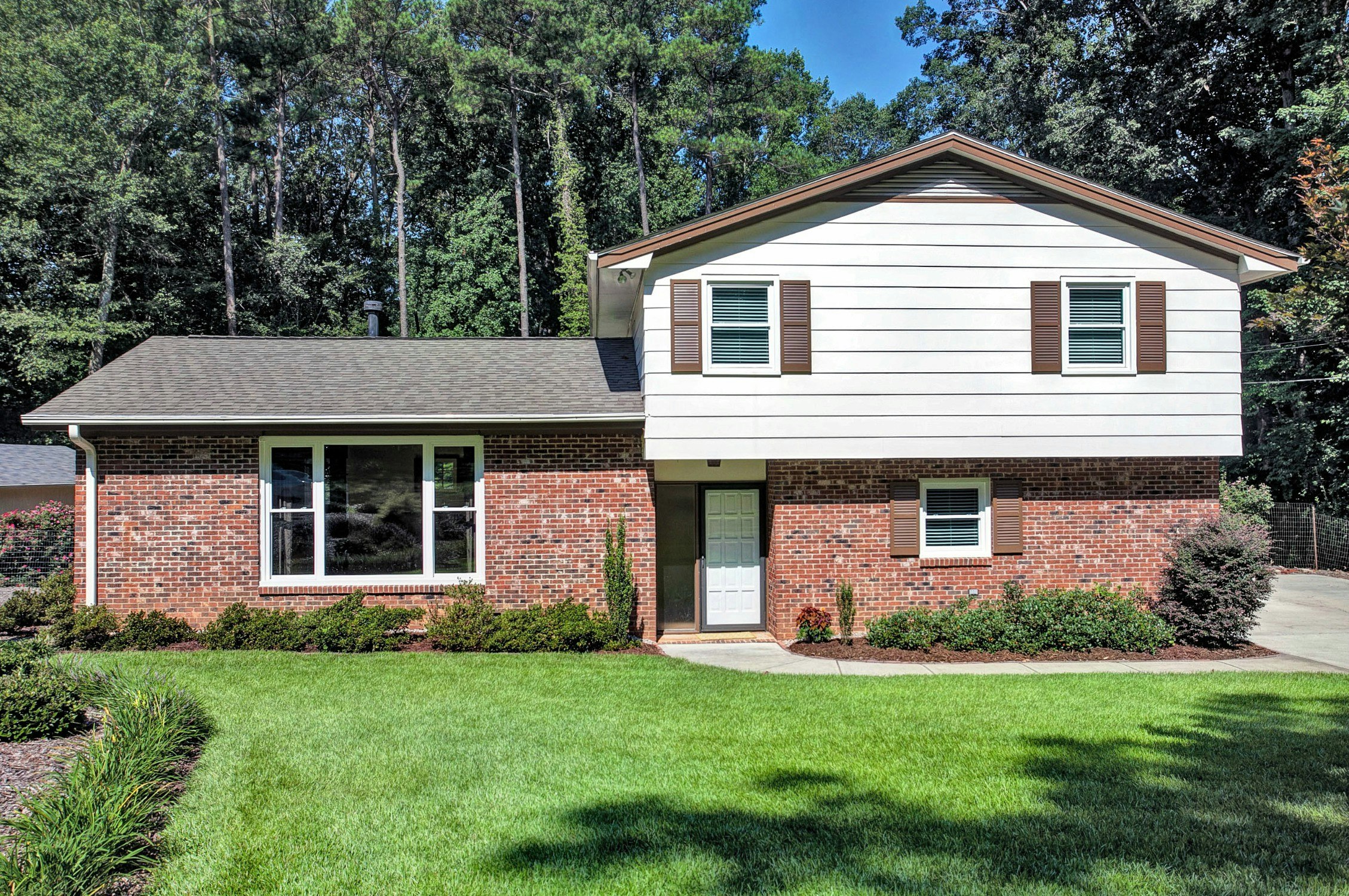 6601 King Lawrence Road, Raleigh, NC 27607, Presented by Betsy Simmons ...