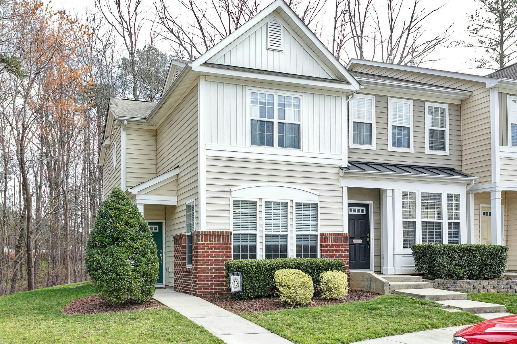 5211 Moonview Court, Raleigh, NC 27606, Presented by Betsy Simmons ...