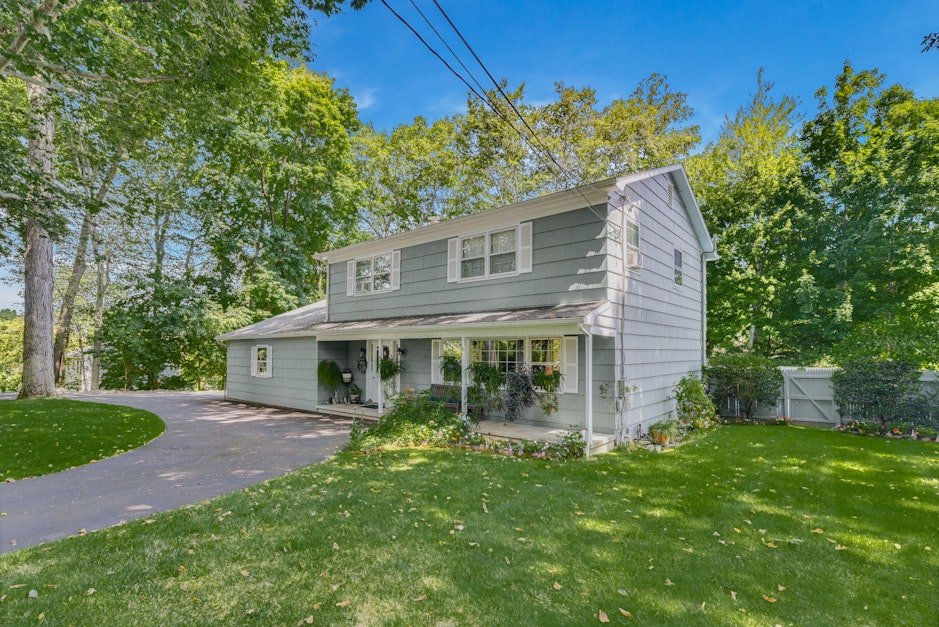 11o Raymond Street, Darien, CT 06820, Presented by Gunnar Edelstein ...